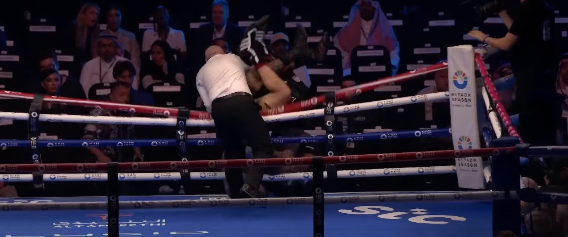 Laila Ali And Muhammad Ali Grandson Pictured Together - Boxing News And ...